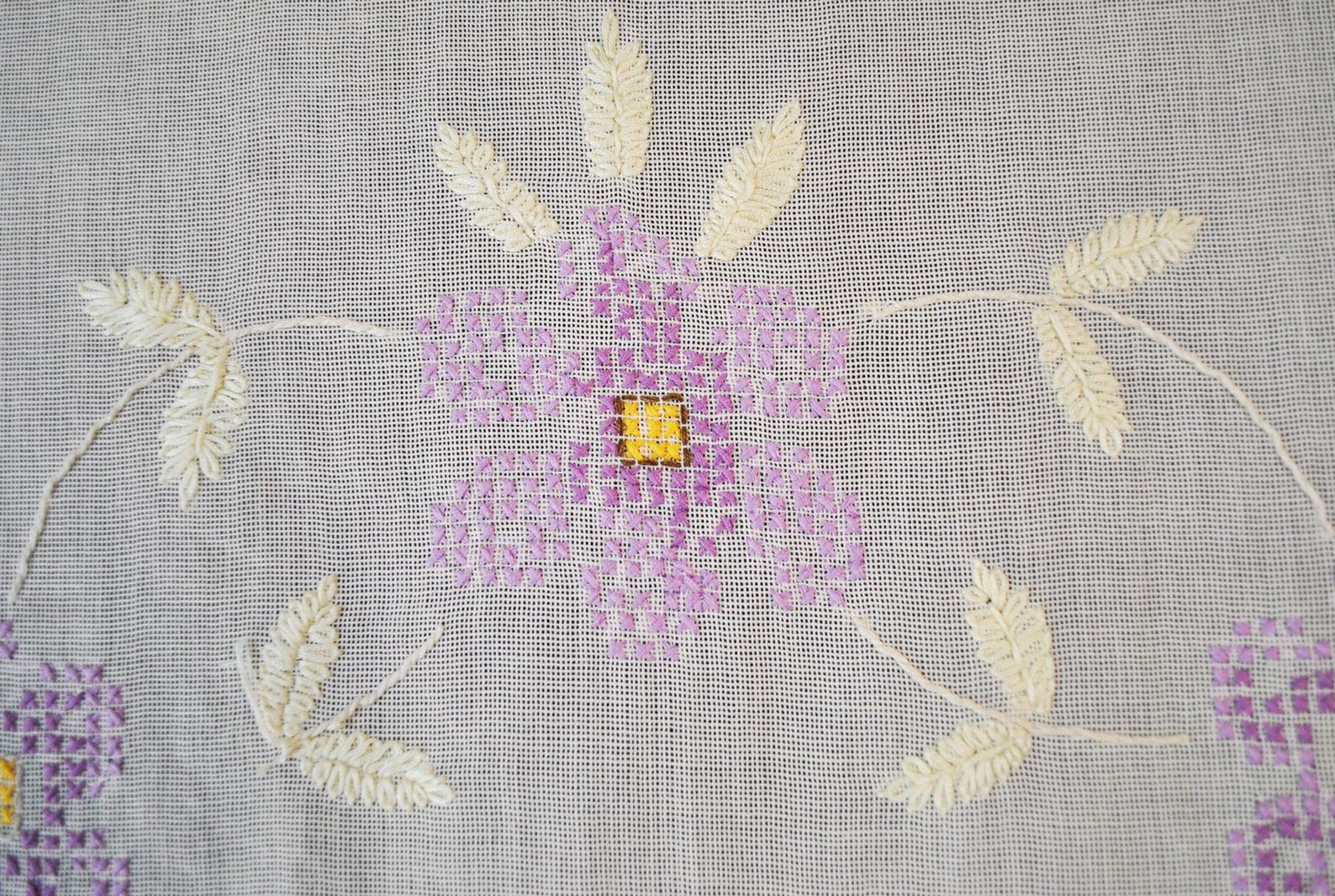Vintage Hand Embroidered Bedspread, Lightweight Double Summer Spread ...