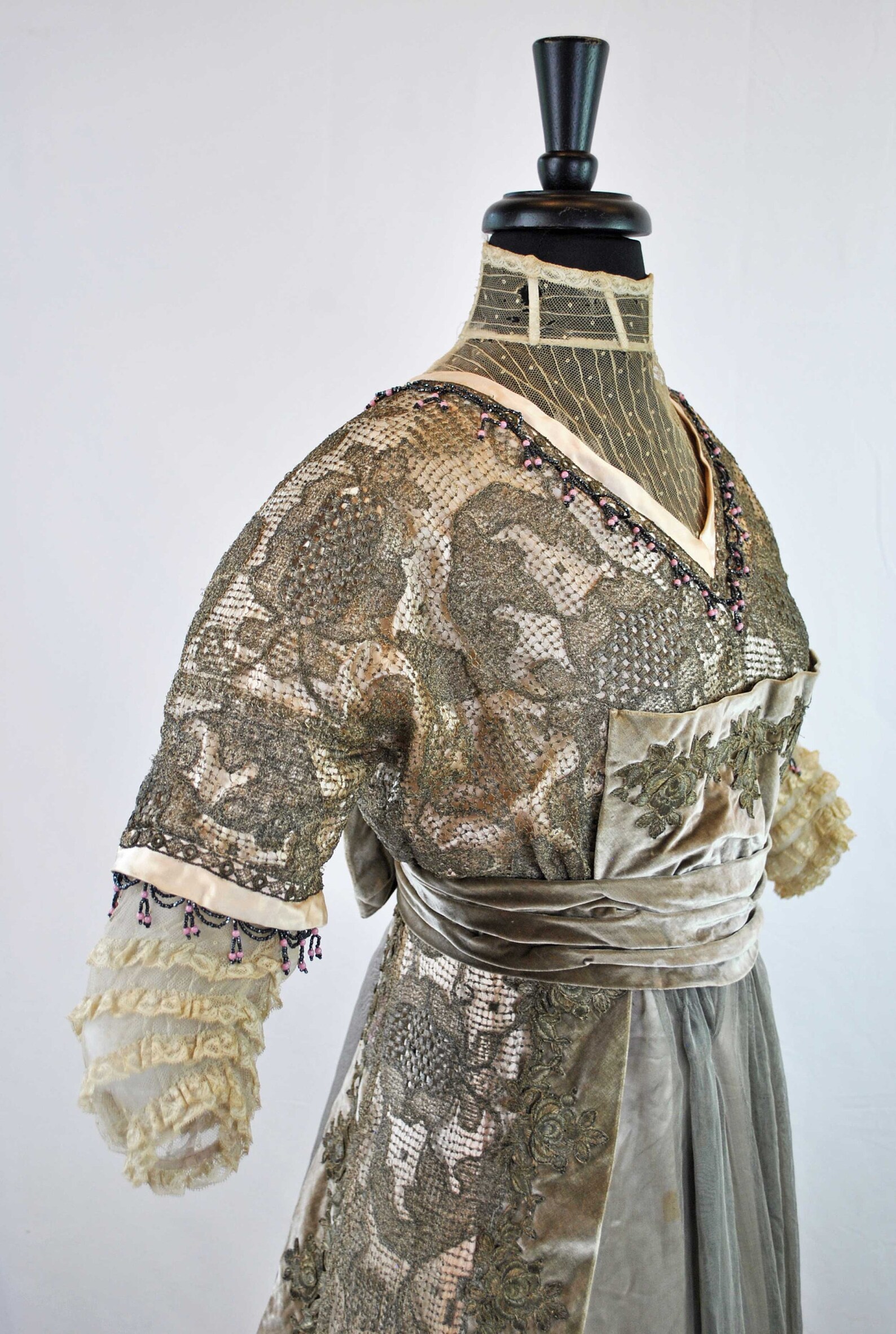 Edwardian Aesthetic Velvet and Metallic Lace Trained Gown, 1905 - 1910 ...