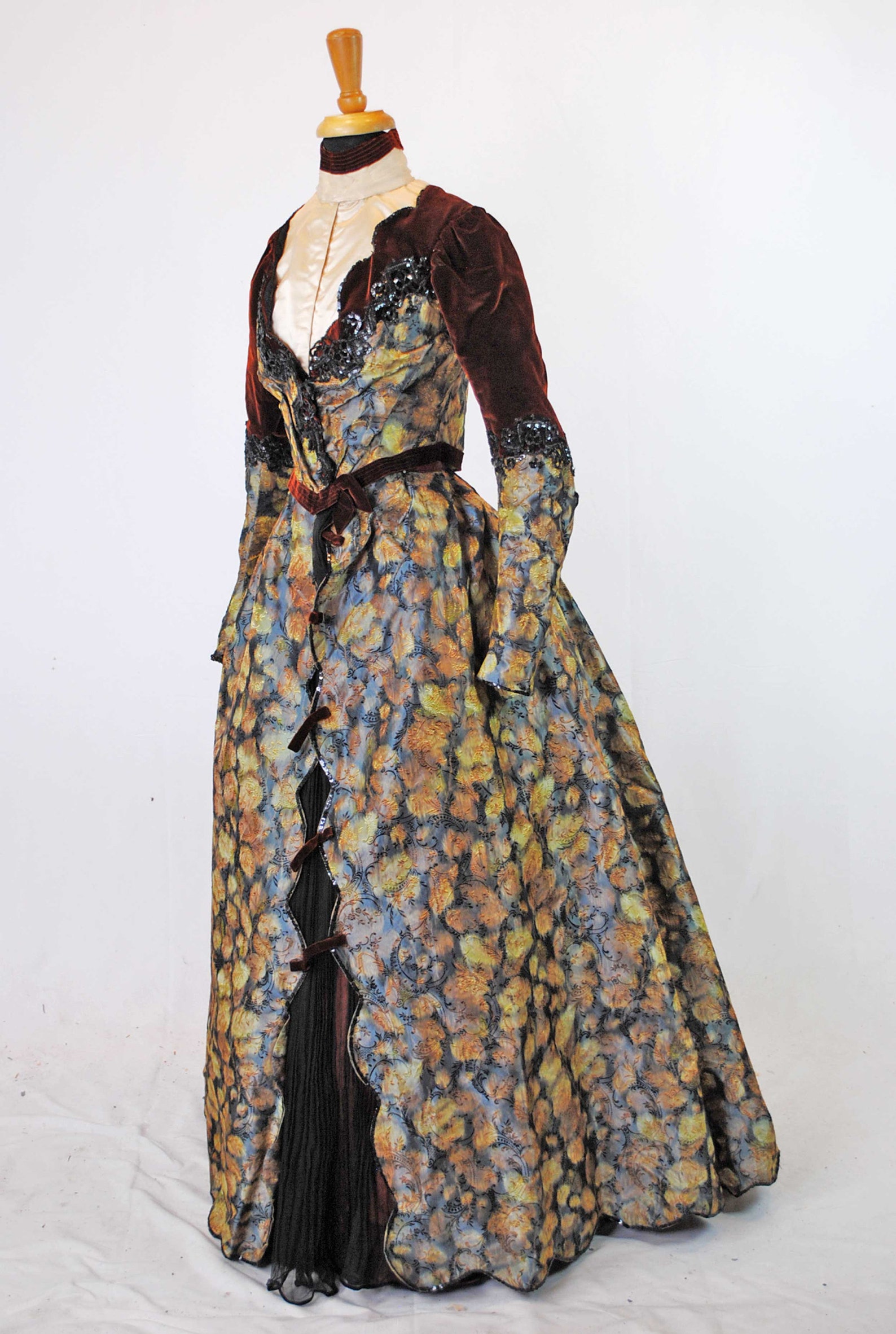 Victorian Silk Taffeta Reception Dress 2 Piece Patterned Brocade 1890