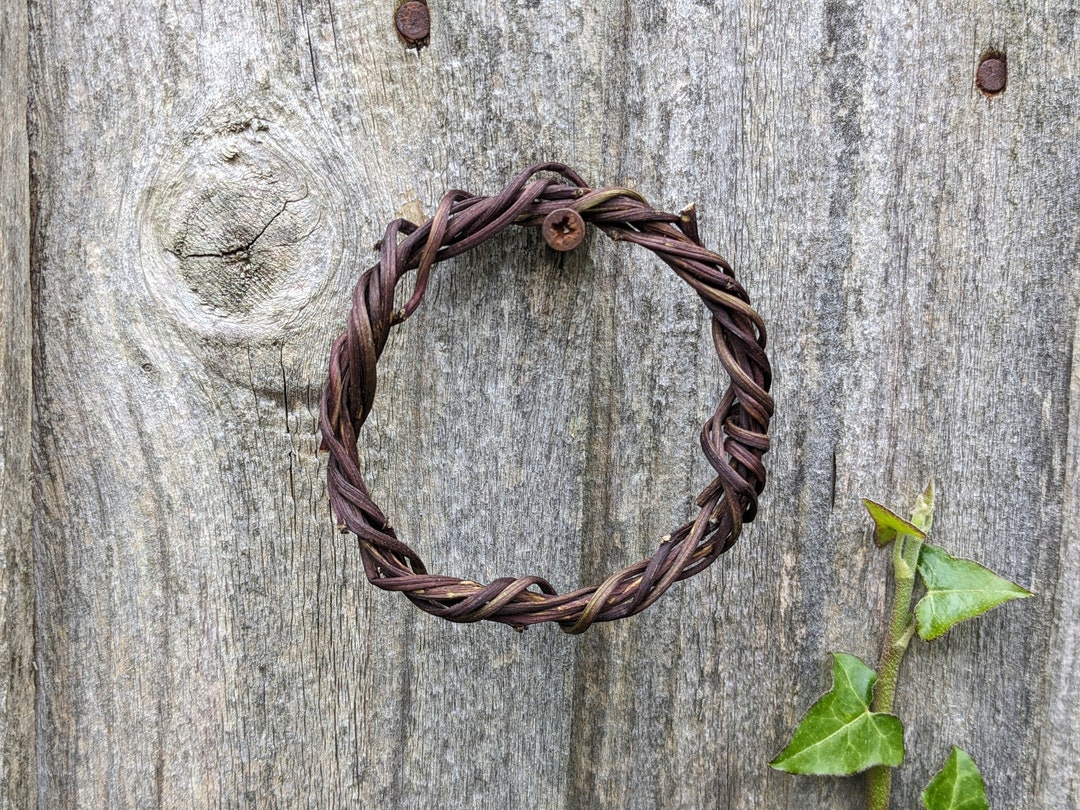 Avalon Bindweed Binding Spell Wreath for Traditional Witchcraft and ...
