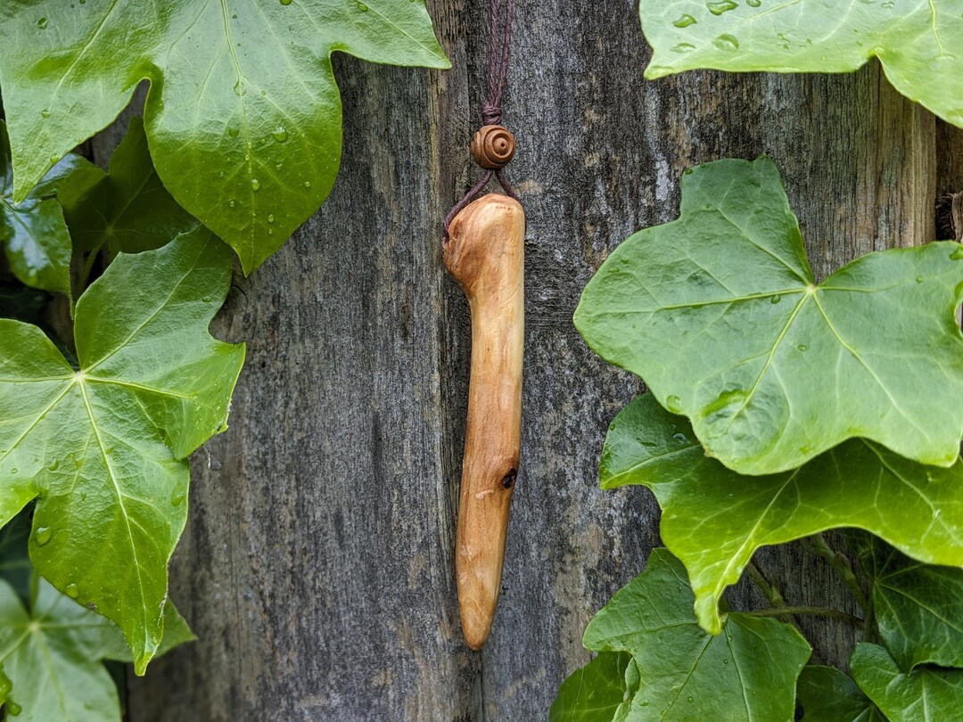 Rowan Wood Pendant for Wicca, Traditional Witchcraft and Tree Worship ...