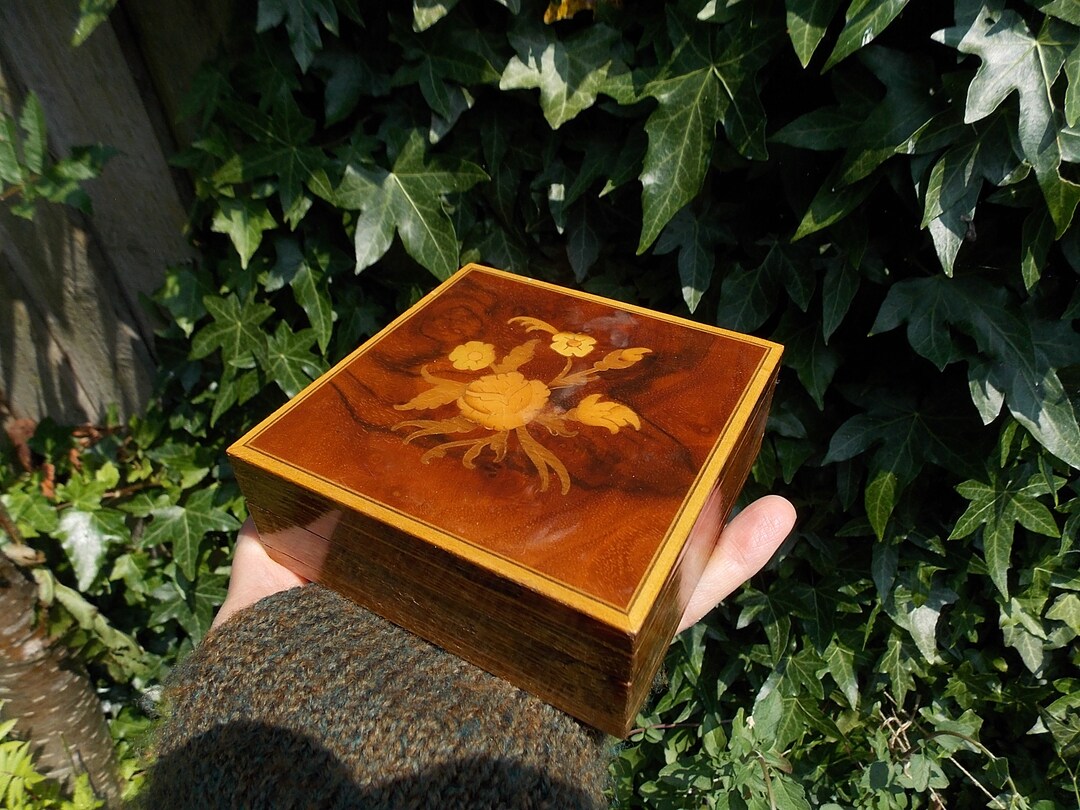 Vintage Wood Marquetry Altar Box for Witchcraft, Wicca and Pagan Altars ...