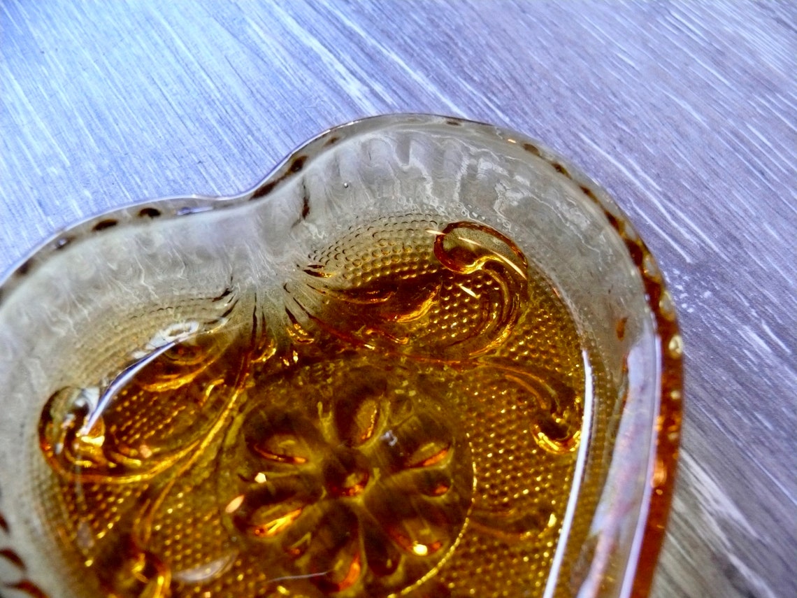 Amber Tiara Sandwich Glass Heart Ring Dish Vintage Daisy - Etsy
