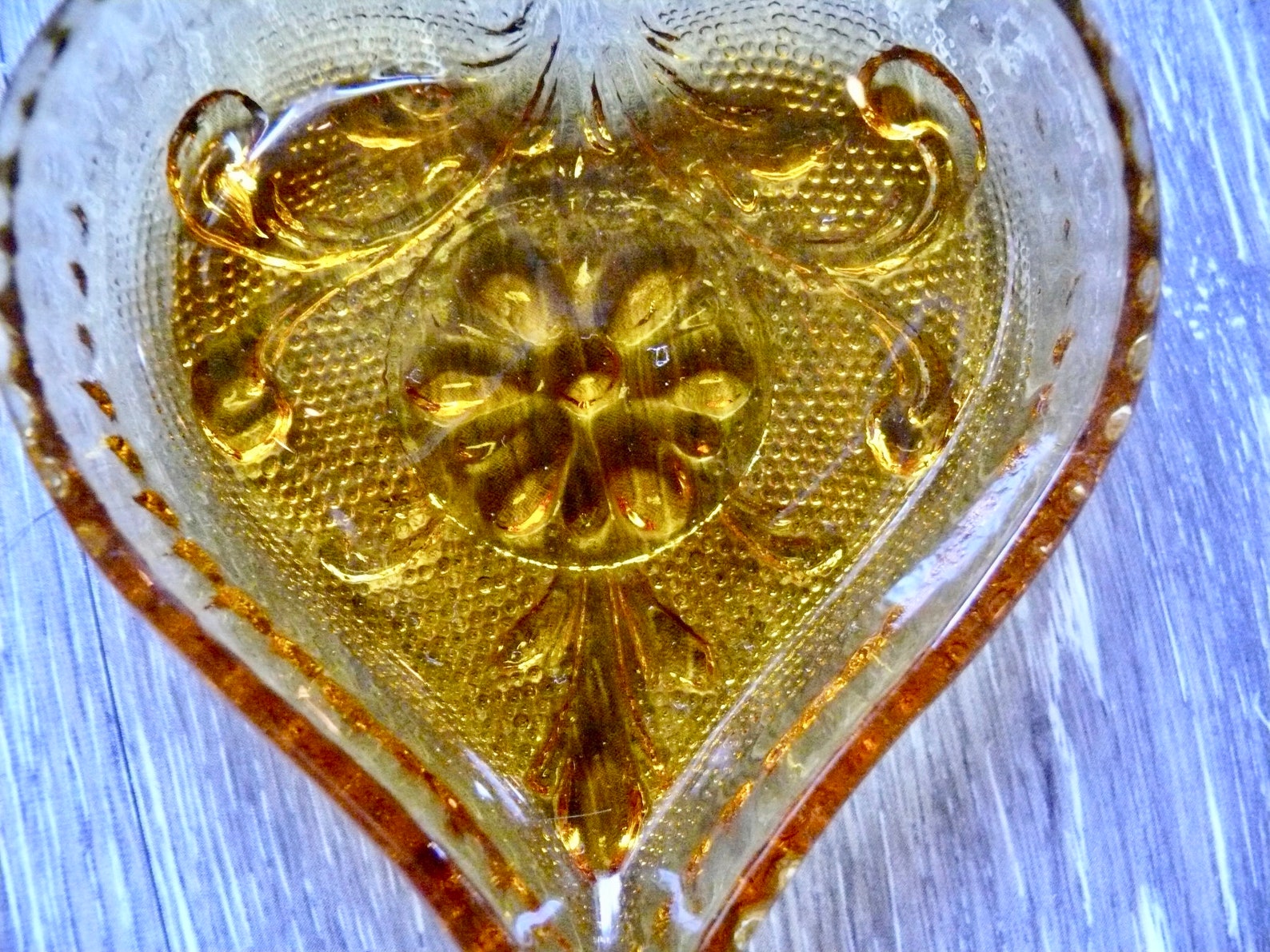 Amber Tiara Sandwich Glass Heart Ring Dish Vintage Daisy - Etsy