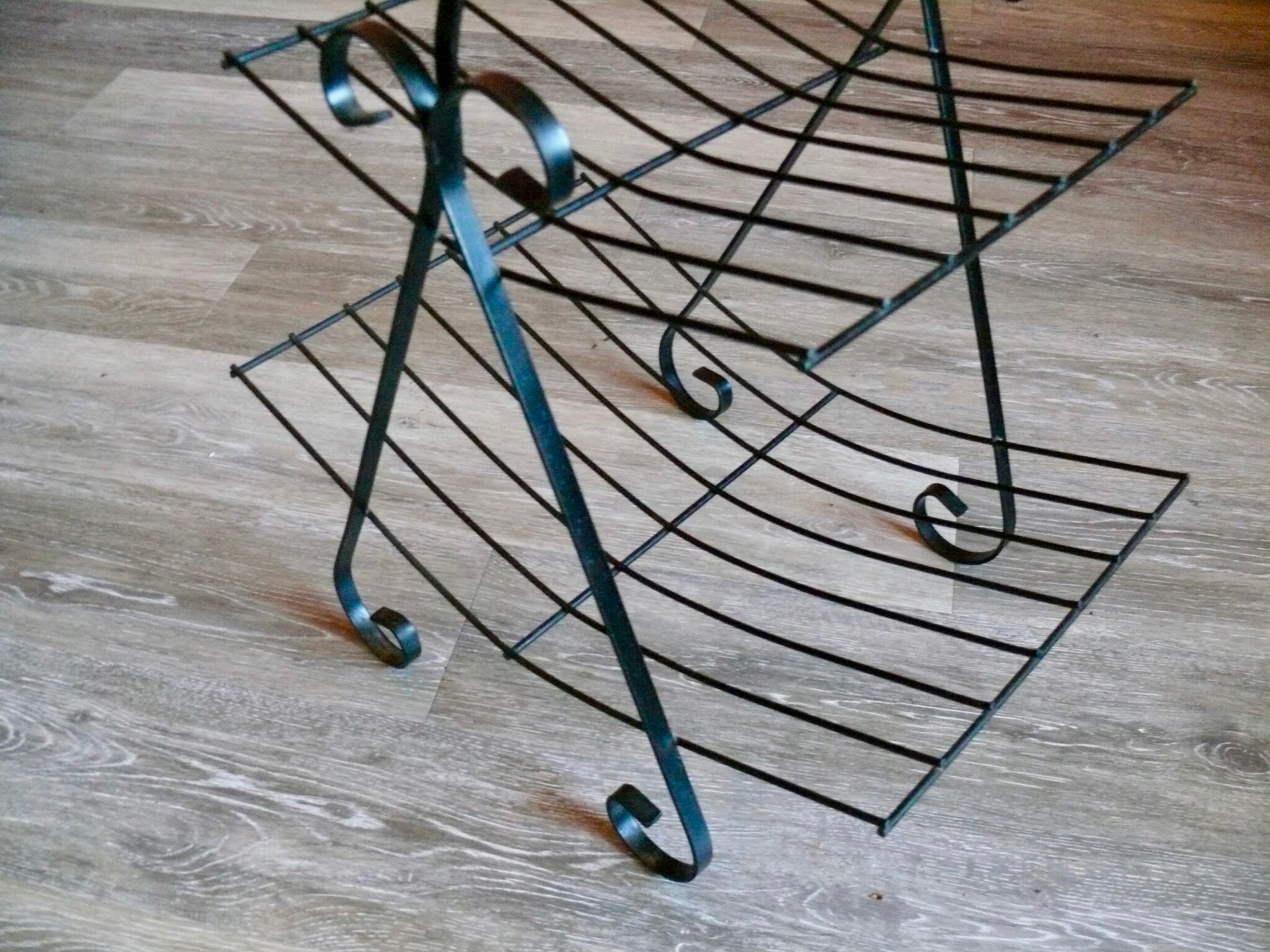 Black Metal Two Tier Magazine Rack Modern Metal Wire Scroll - Etsy