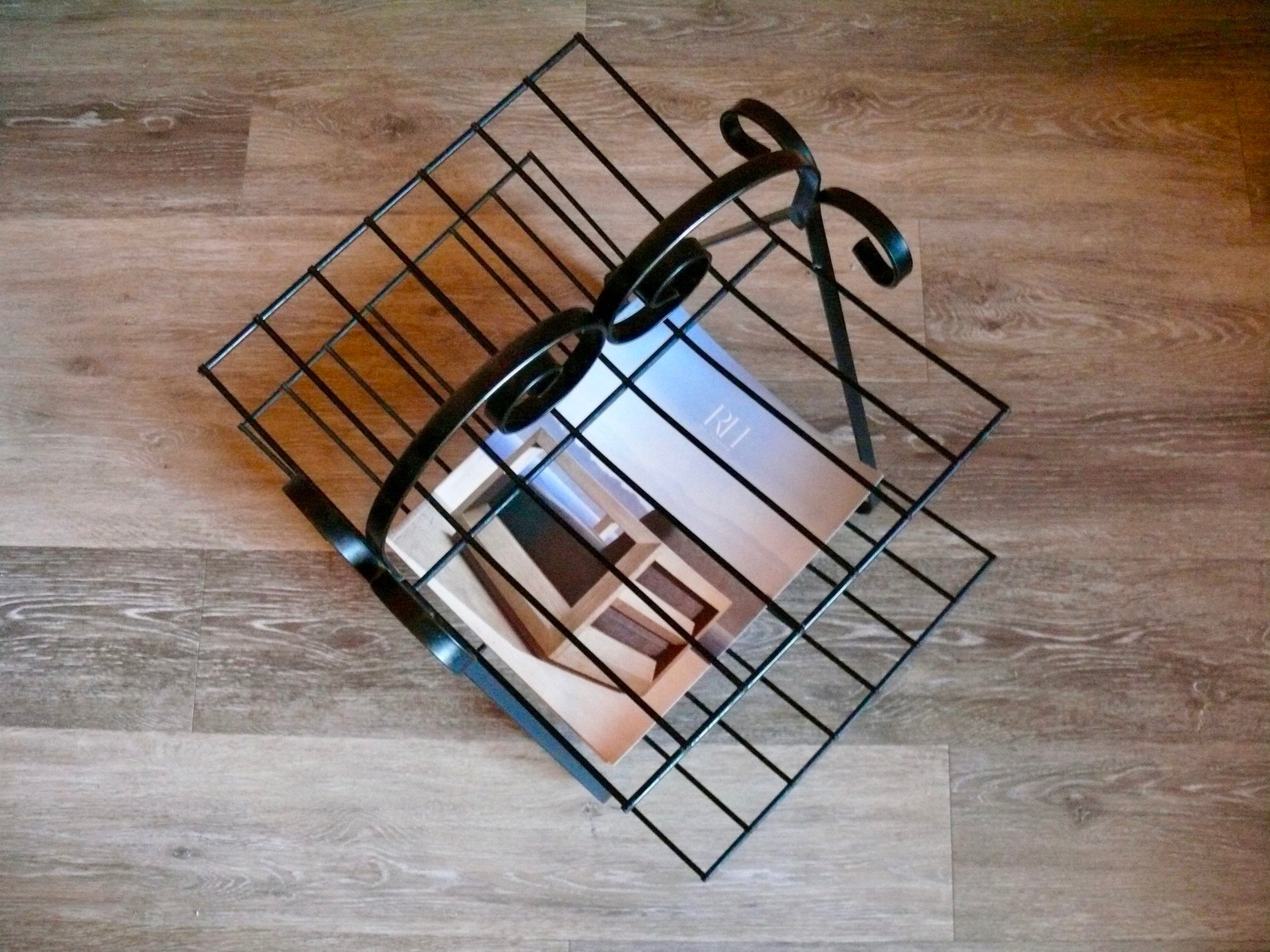 Black Metal Two Tier Magazine Rack Modern Metal Wire Scroll - Etsy