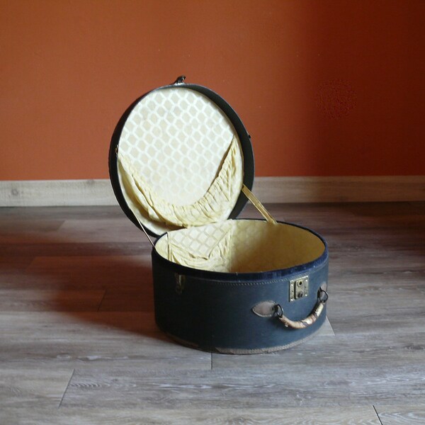 Victorian Hat Box - Etsy