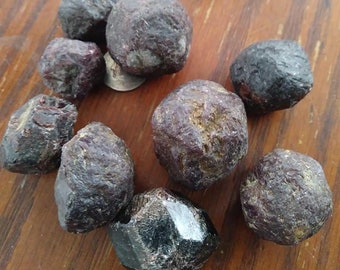 Rough garnet | Etsy