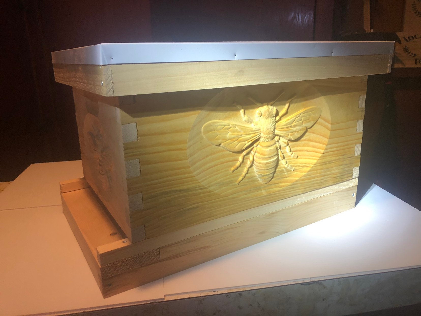 3D Relief Carving Honey Bee on a Bee Hive Assembled 10/Frame Equipment ...