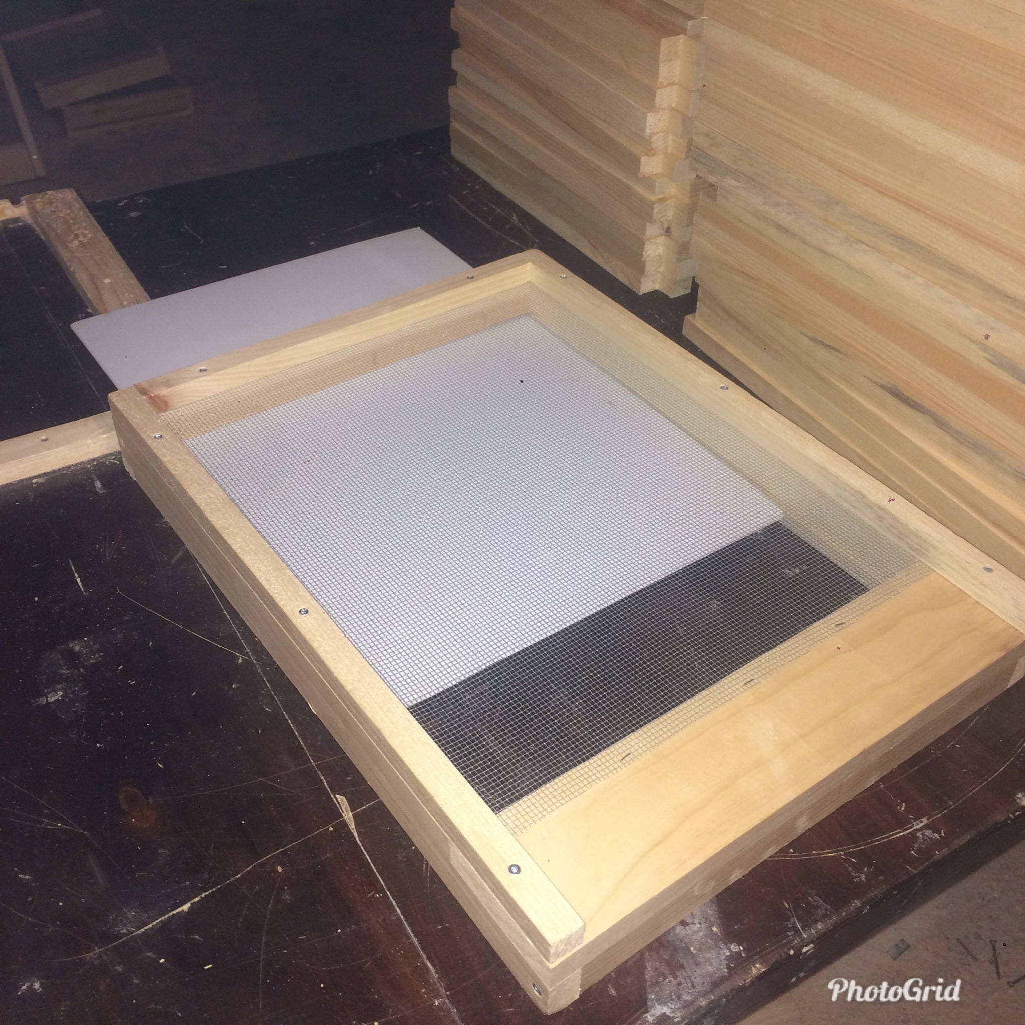 Solid or Screen Bottom For Beekeeping Bee Hive ( 8, or10, Frame Size )