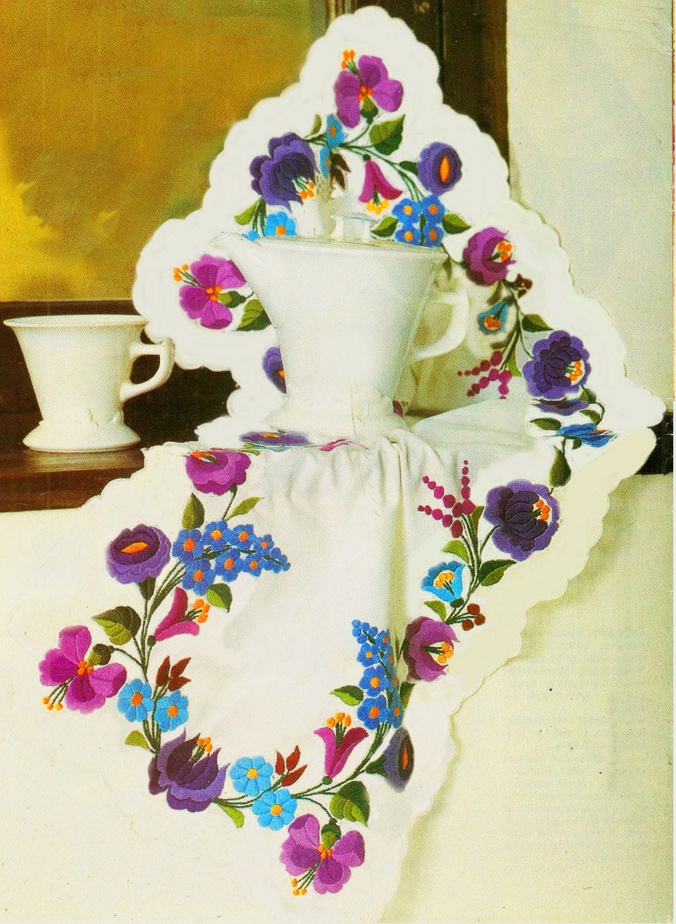 Vintage Hungarian Design, Transylvanian Embroidery Motifs, Tablecloth ...