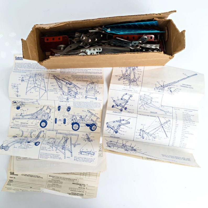 Vintage Gabriel Erector Set in Yellow Plastic Case With Lots of Parts ...