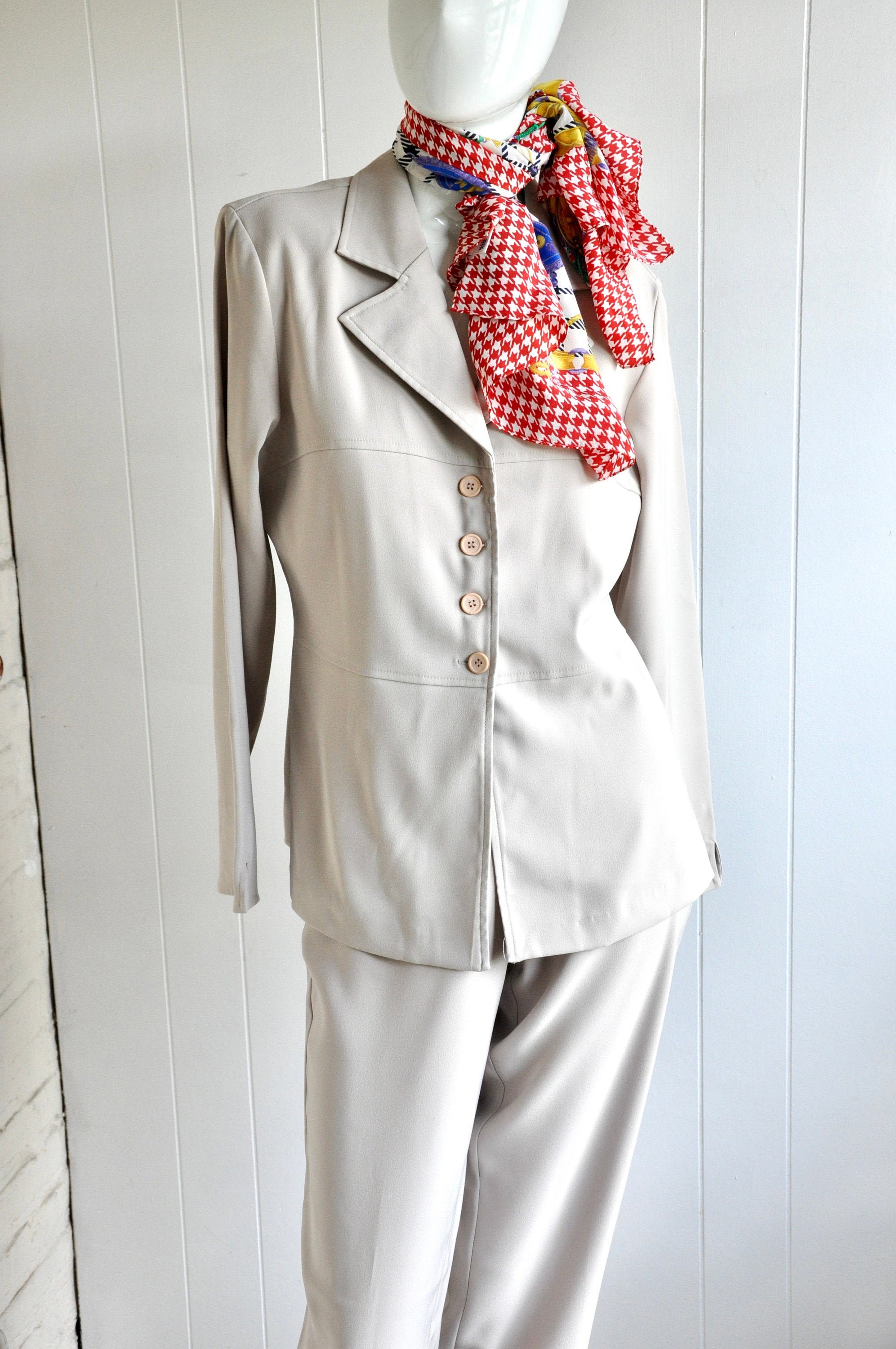 Vintage Scarves- Styles from 1920s to 1960s