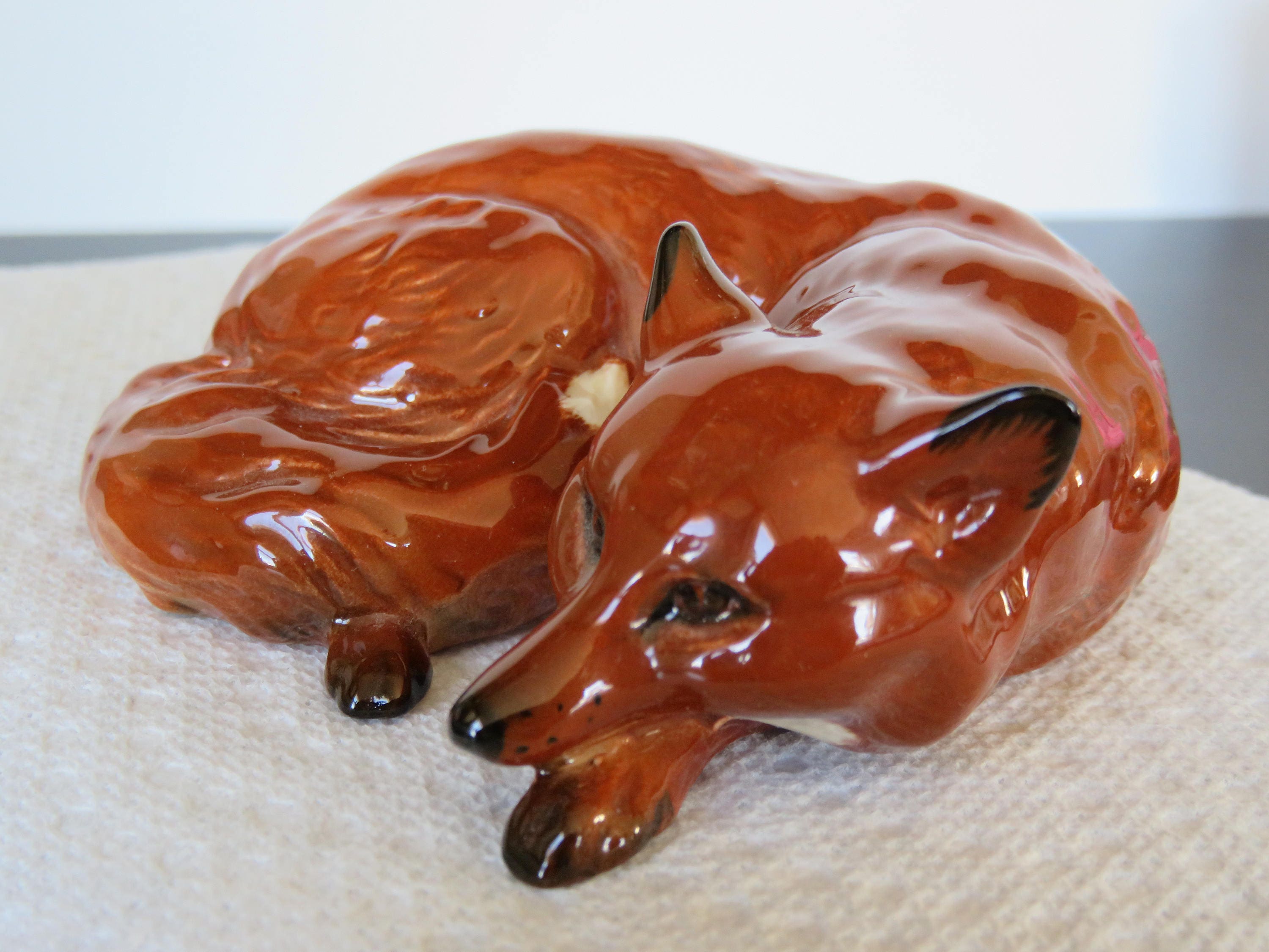 Vintage Beswick Fox Curled Model 1017 - Etsy