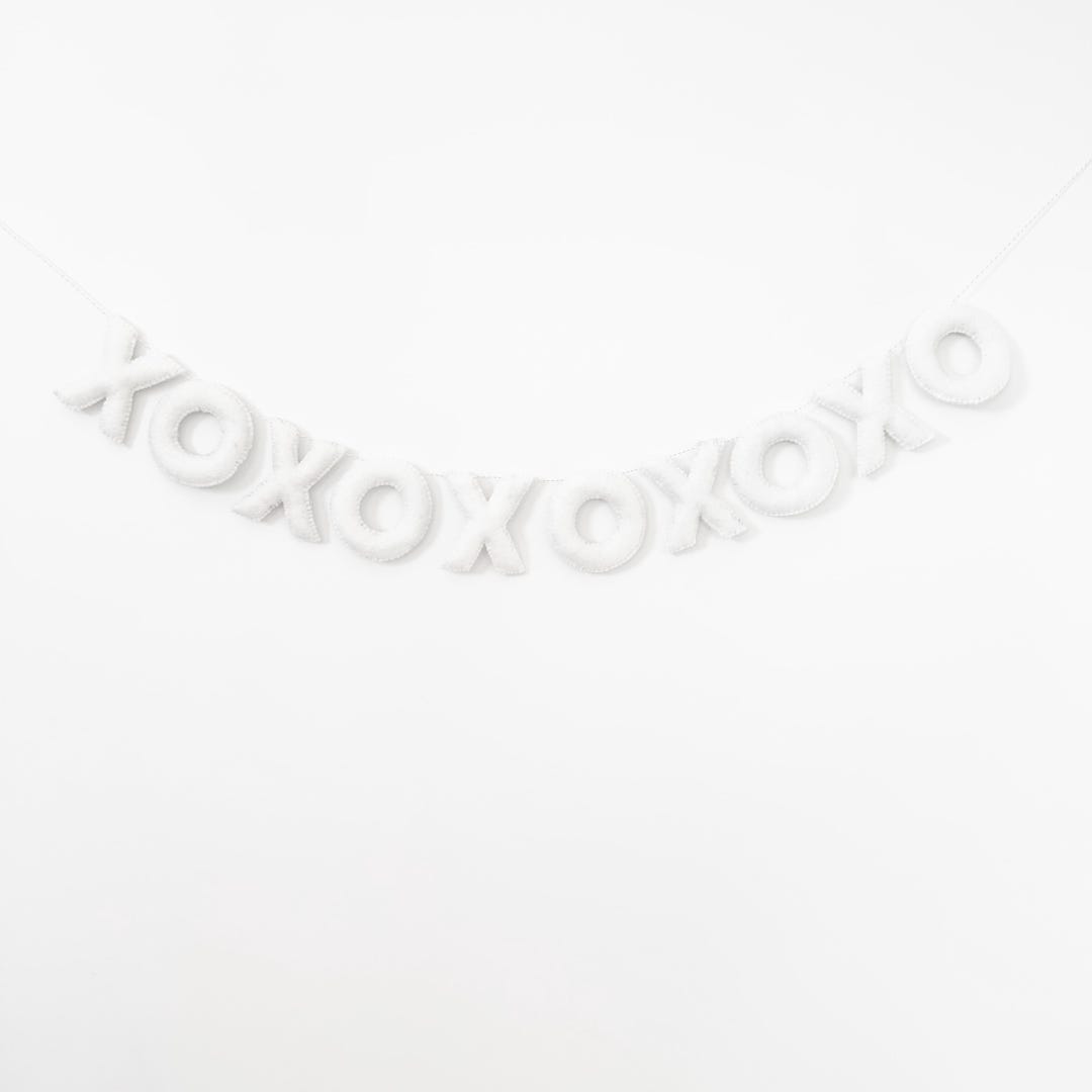 White Xo Felt Banner | Valentine Garland | Valentine’s Day Banner | Pom ...