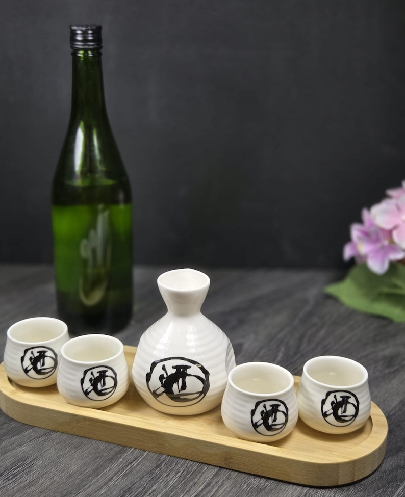 Japanese Ceramic Sake Gift Set – 5-piece Collection With 1 Sake Pot and ...