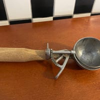 Antique INDESTRUCTO Ice Cream Scoop No 4 Wood Handle Pat. 1928 ...