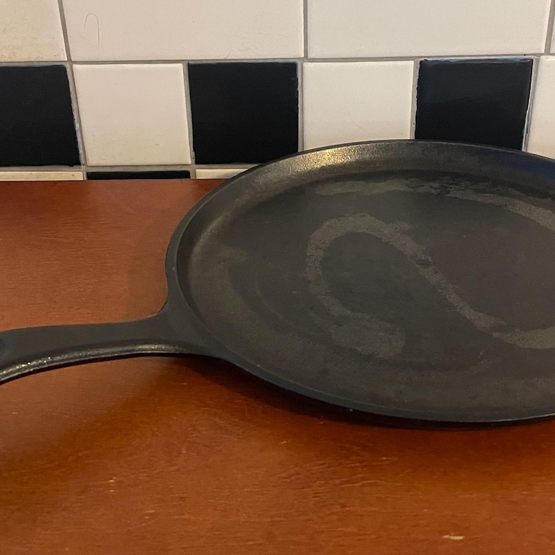 Flat Bottom Iron Skillet - Etsy