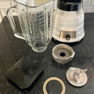 Vintage Beehive Osterizer 2 Speed Model 235 A , 425. Watt White Blender ...