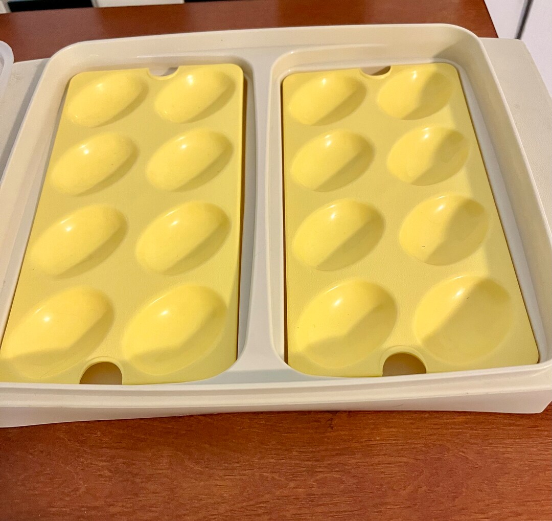 Vintage Beige Tupperware Deviled Egg Keeper (4 Piece) Divider/family ...