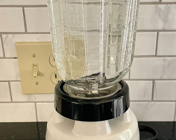 Vintage Beehive Osterizer 2 Speed Model 235 A , 425. Watt White Blender ...