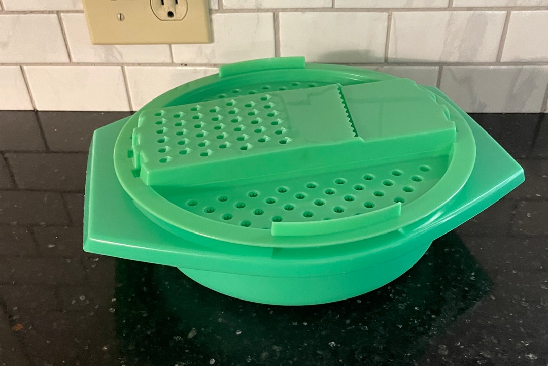 Tupperware Vintage Jadeite Green Cheese Grater #787 and Bowl #786 - Etsy