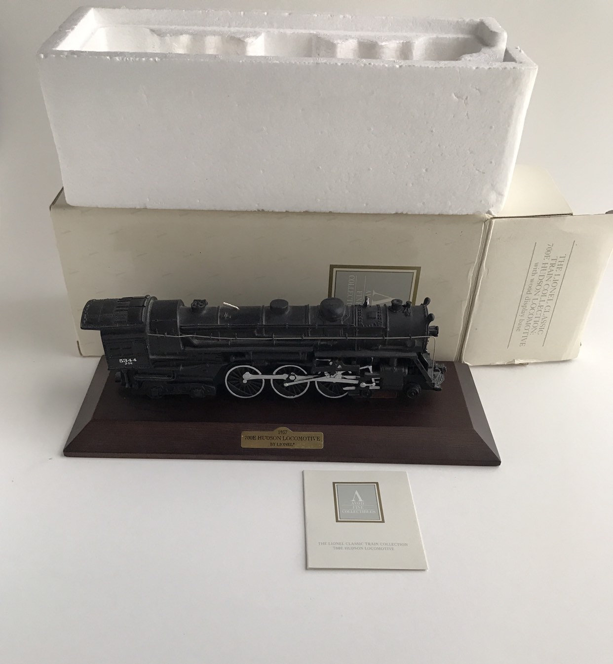 1993 Avon Lionel Train 700 E Hudson Locomotive With Wood Display Base ...