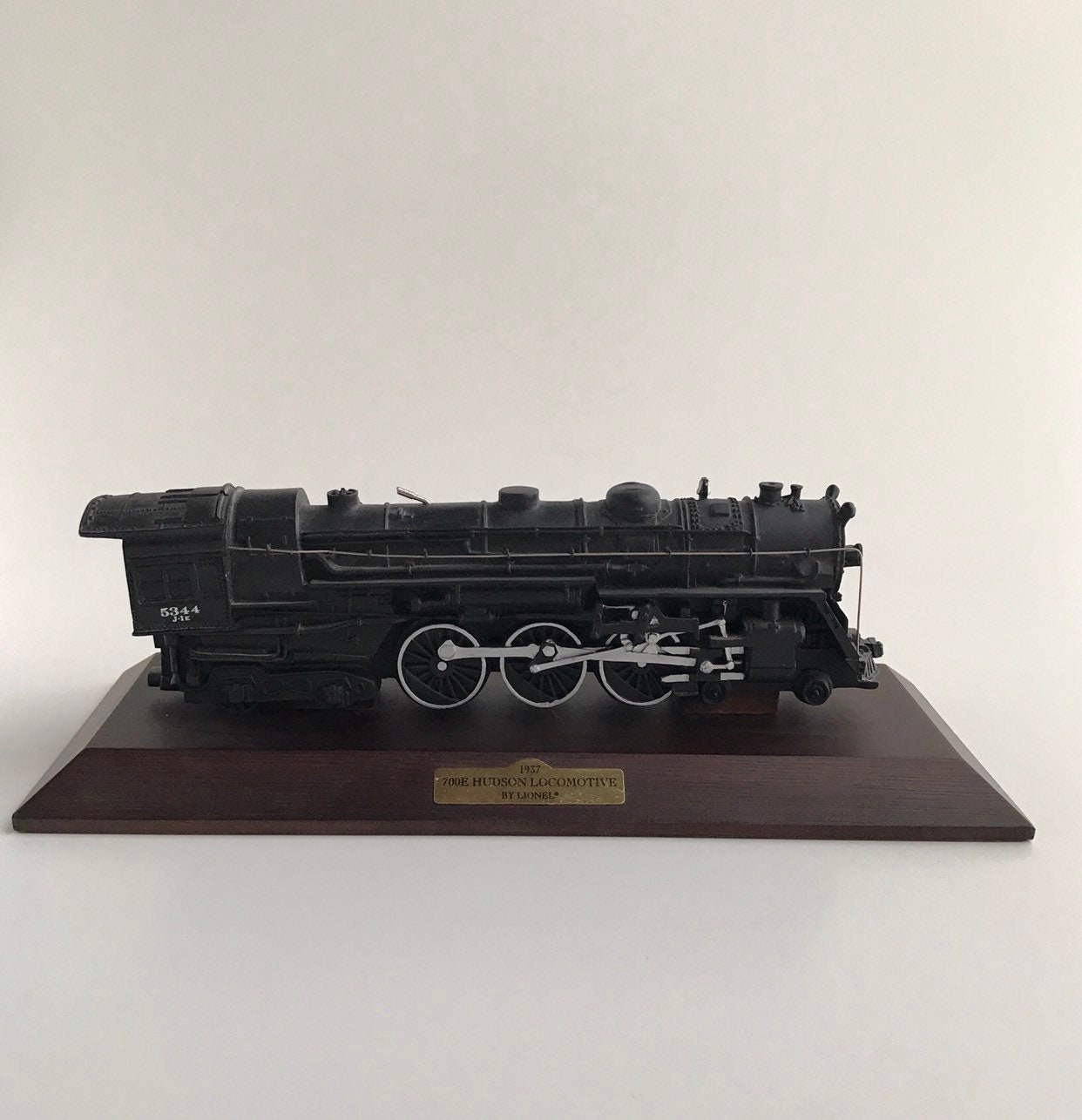 1993 Avon Lionel Train 700 E Hudson Locomotive With Wood Display Base ...