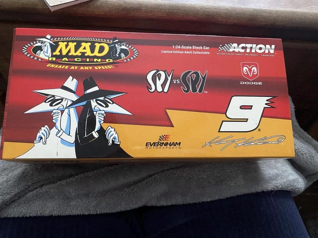 Nascar KASEY KAHNE #9 Spy Vs Spy MAD Magazine 2004 Dodge Intrepid 1:24 ...