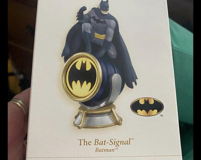 The Bat-signal Batman 2006 Hallmark Keepsake Ornament QXI6153 Magic ...