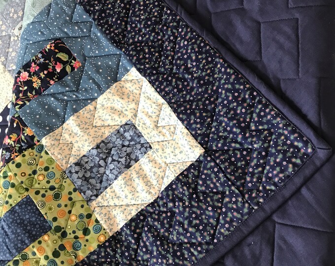 Blue in and Out Lap Quilt - Etsy