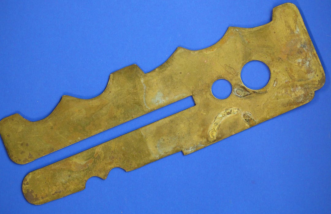 British Army Vintage 1967 Army Military Brass Button Cleaning Guard ...