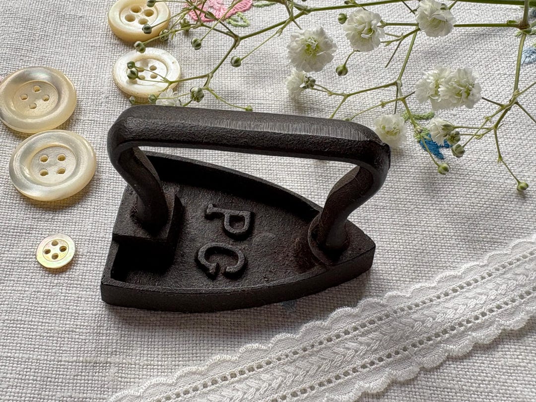 Antique French Tiny Lace Iron Antique Cast Iron Flat Iron 5.5 Cm Long ...