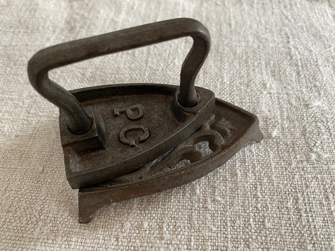 Antique French Tiny Lace Iron Antique Cast Iron Flat Iron 5.7 Cm Long ...