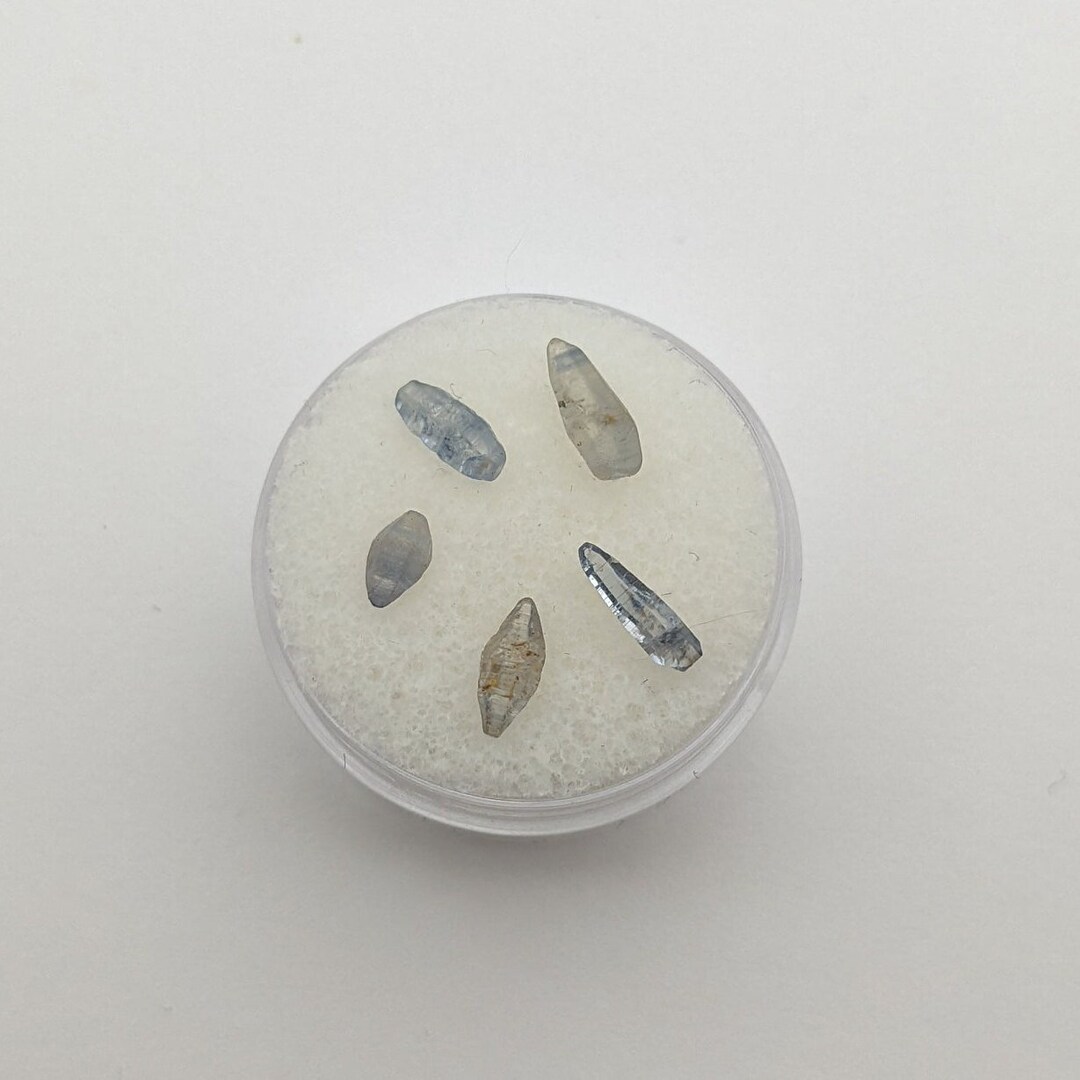 Sapphire Crystals From Sri Lanka, 5 Piece Selection, 2.82 Carats, 5-8 ...