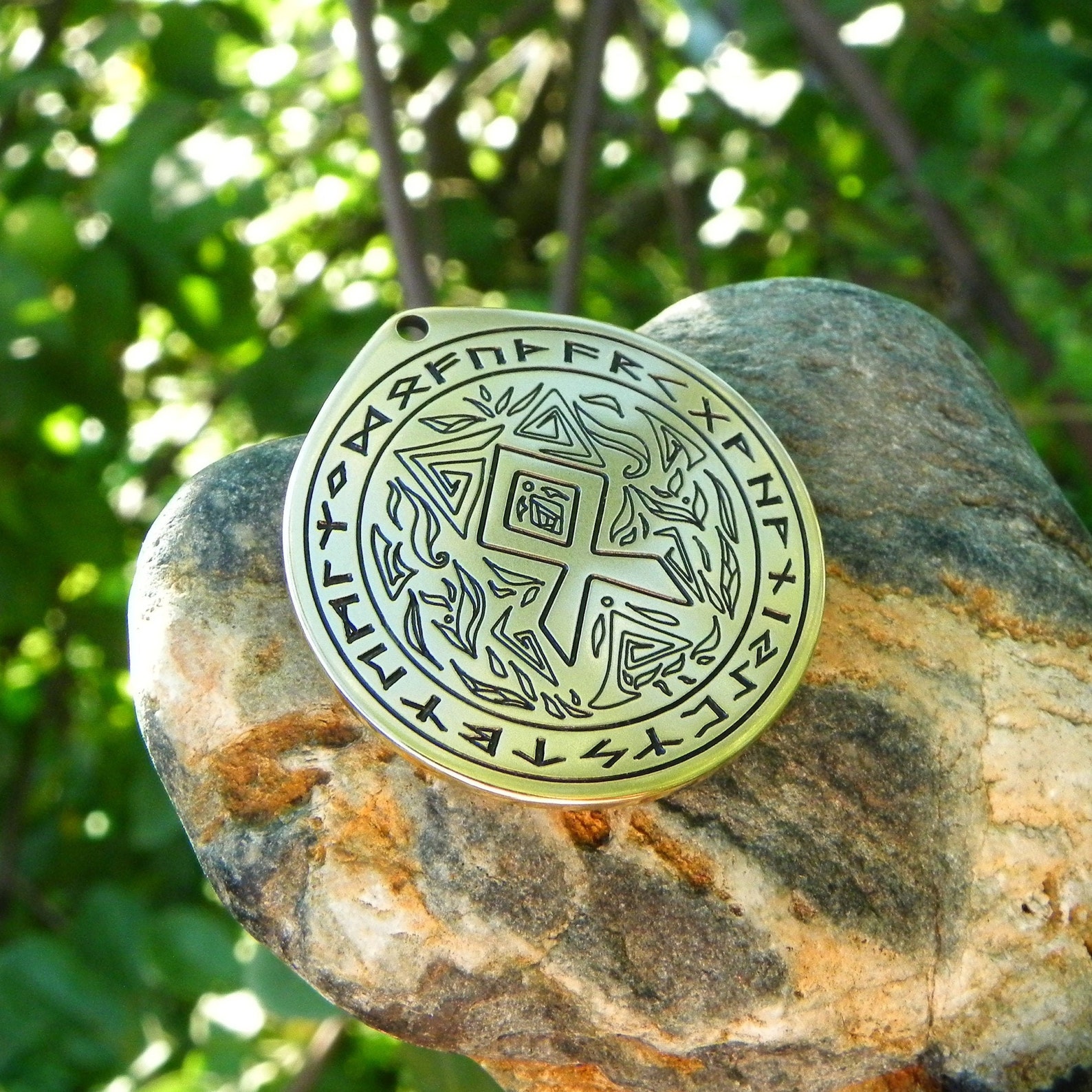 Othila Rune Kreis Amulett.Othila Rune Simbol Eigentum | Etsy