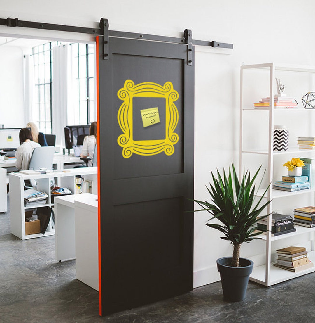 Friends Frame, Friends Tv Show Frame, Peephole Frame, Monica's ...