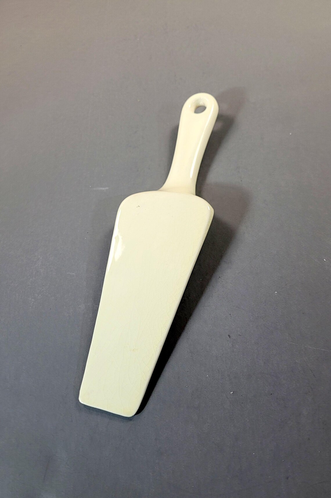 Vintage Homer Laughlin Kitchen Cake Server With Red and Yellow Flowers ...