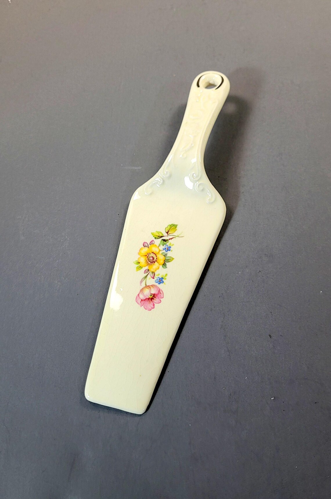 Vintage Homer Laughlin Kitchen Cake Server With Red and Yellow Flowers ...
