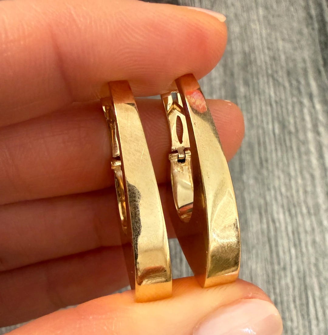 Bold Vintage 14K Gold Straight Edge Huggie Style Earrings - Etsy