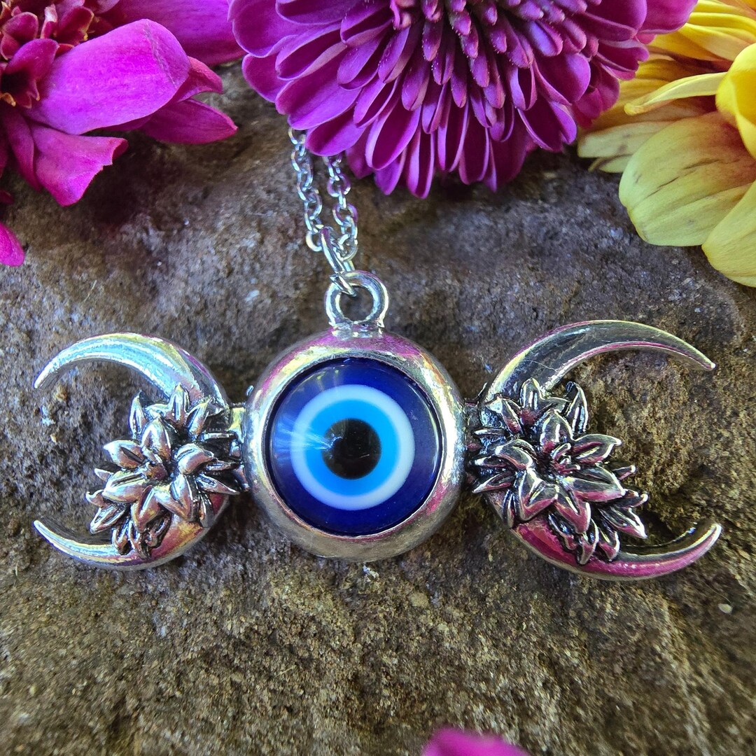 La Stega, Evil Eye Pendant, Witch Necklace, Witchy Jewelry, Witch ...