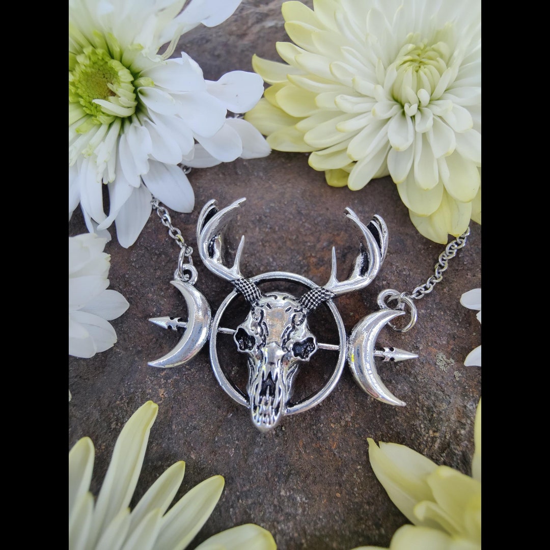 The Hunted Pendant, Deer Skull Pendant, Pendant, Witch Necklace, Witchy ...