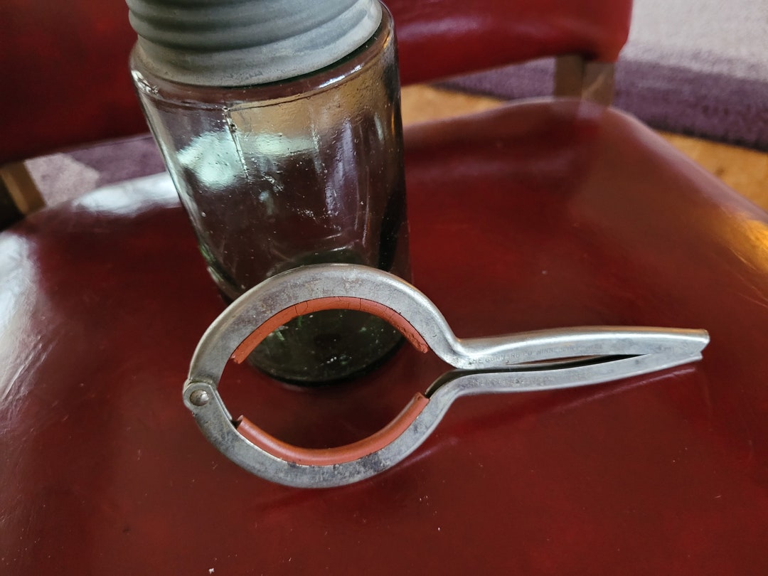 The Gunnard Co. Jar Opener 1950's - Etsy