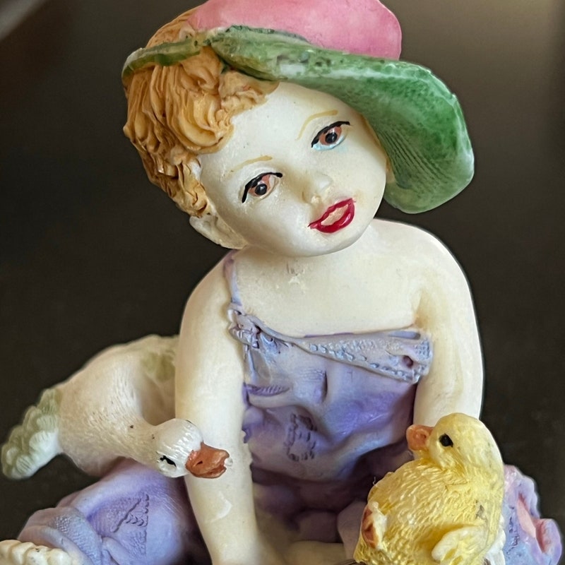 Montefiori Figurine - Etsy