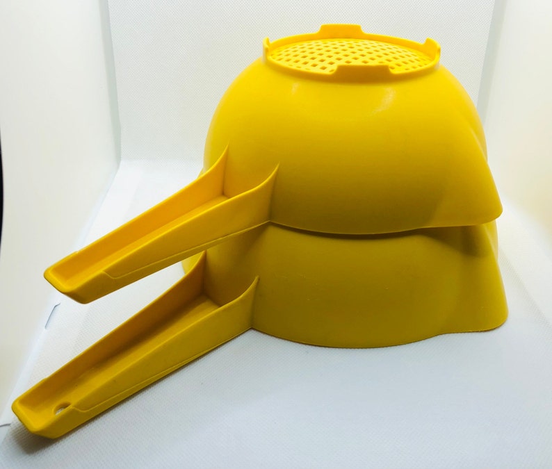 Vintage TUPPERWARE Yellow Colander Set of 2 Strainers USA1523-1 and ...