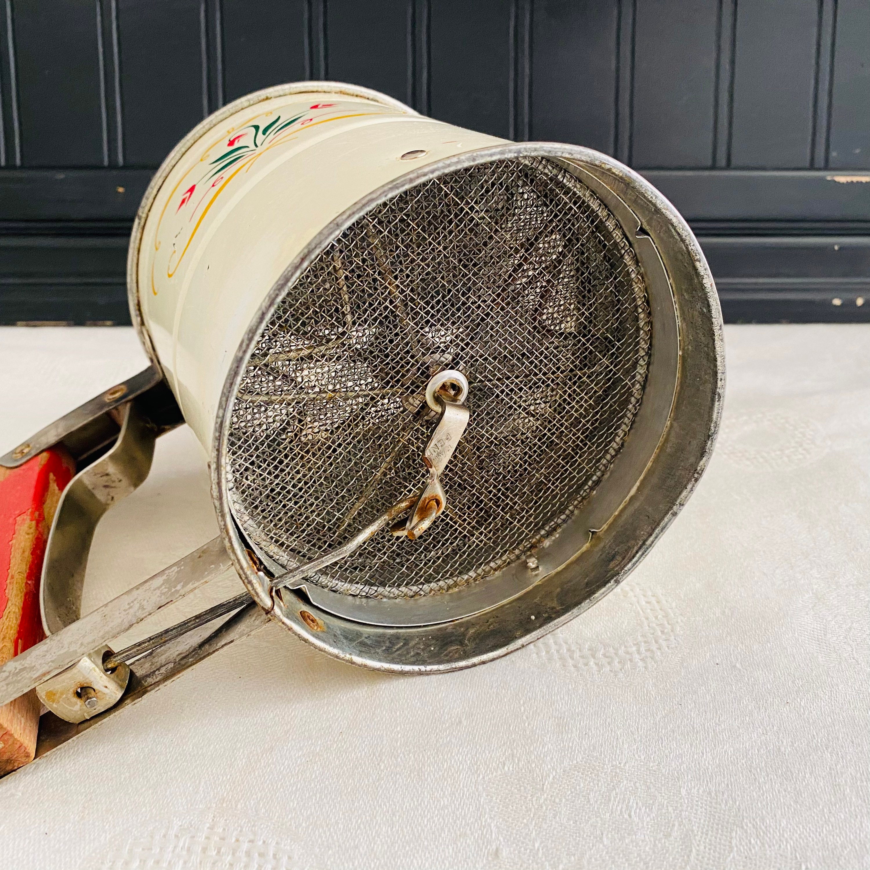 Vintage Androck Hand-i-sift Decorative Triple Screen Sifter - Etsy