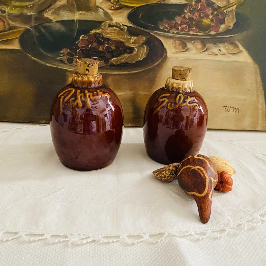 Vintage Pair of Hull Pottery Salt & Pepper Shakers - Etsy