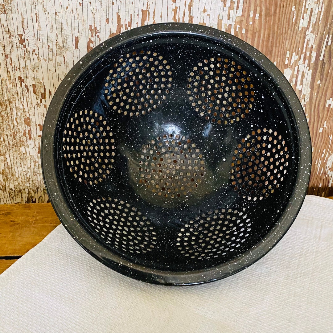 Vintage Enamelware Colander - Etsy