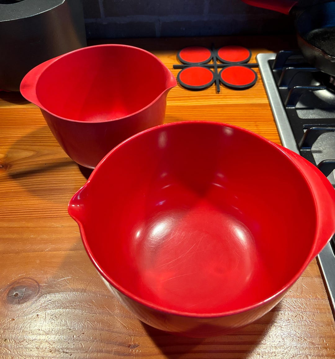 Two Vintage Mixing Bowls With Pour Spouts - ROSTI MEPAL 1.5L + Hutzler ...