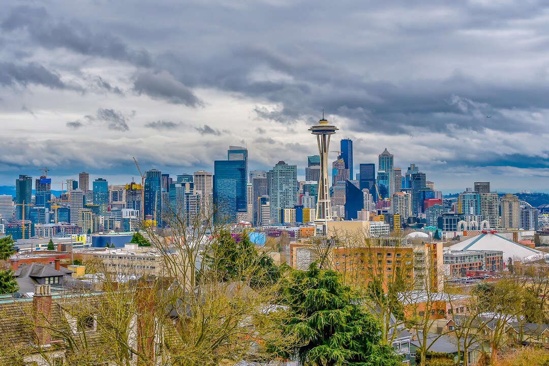 Seattle Skyline From Kerry Park Featuring the Iconic View of the Space ...